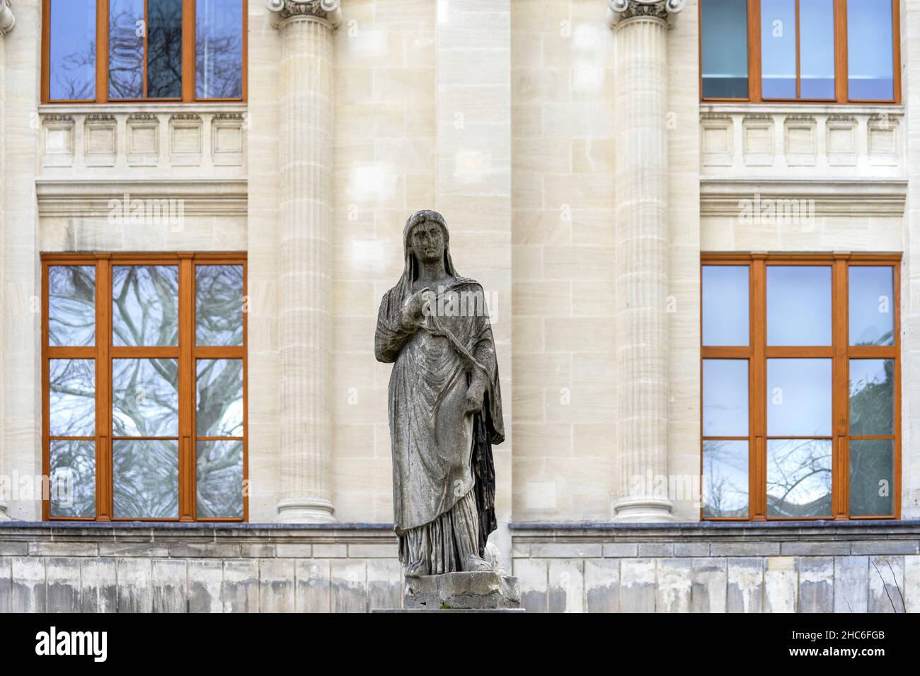 Female statue in the courtyard of the Archaeology Museum in Istanbul ...