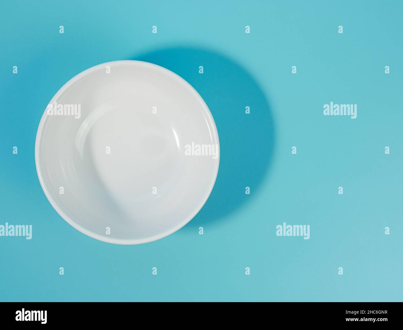 Empty blue ceramic bowl hi-res stock photography and images - Alamy
