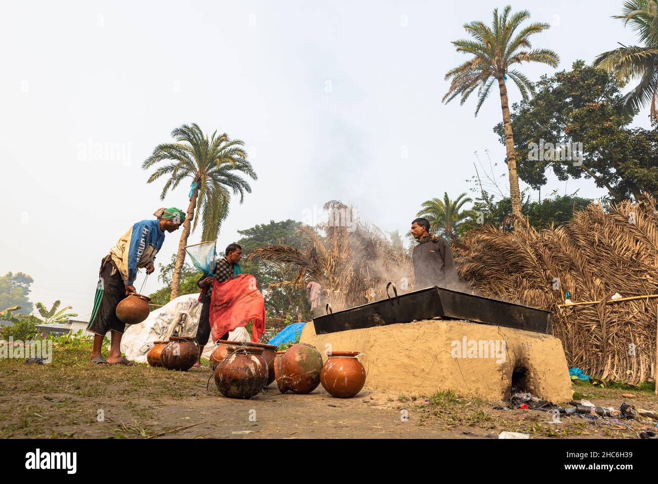 Process Of Making KHEJUR GUR Stock Photo - Alamy