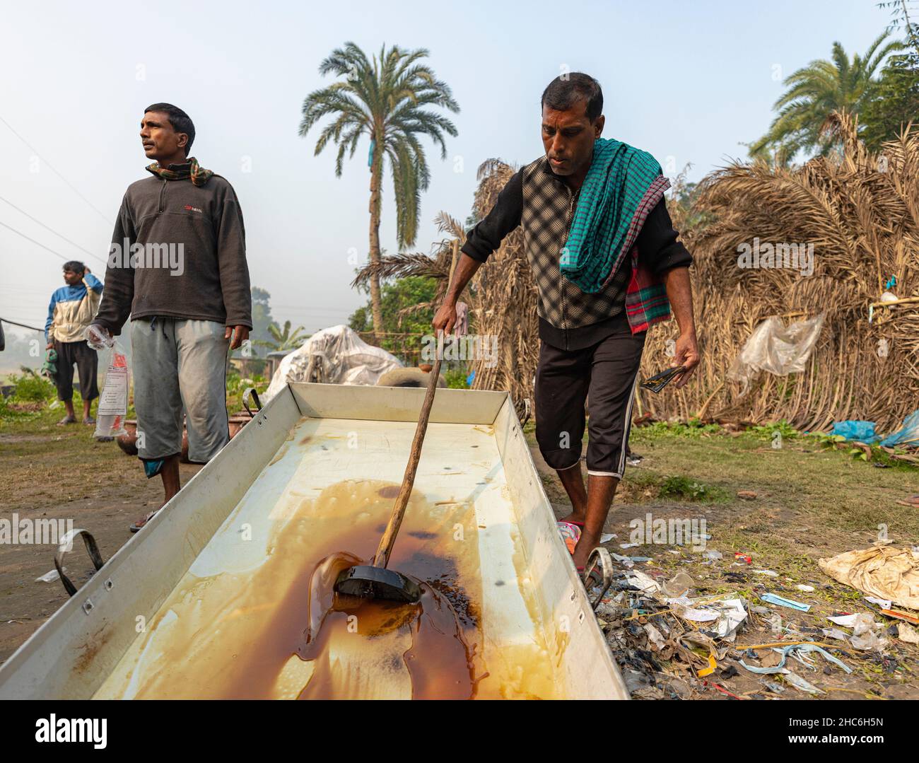 Process Of Making KHEJUR GUR Stock Photo - Alamy