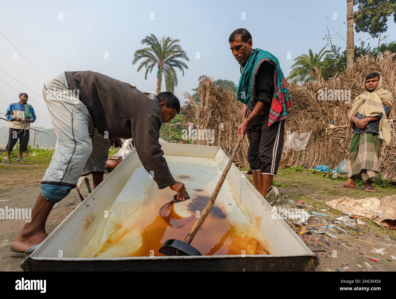 Process Of Making KHEJUR GUR Stock Photo - Alamy