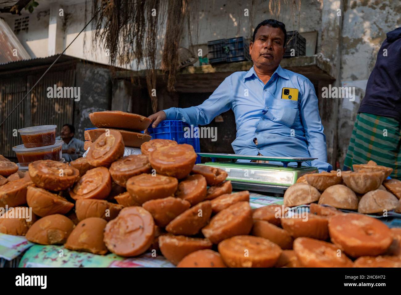 Process Of Making KHEJUR GUR Stock Photo - Alamy