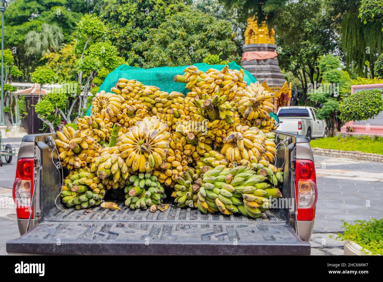 Delivery and pick up hi-res stock photography and images - Alamy