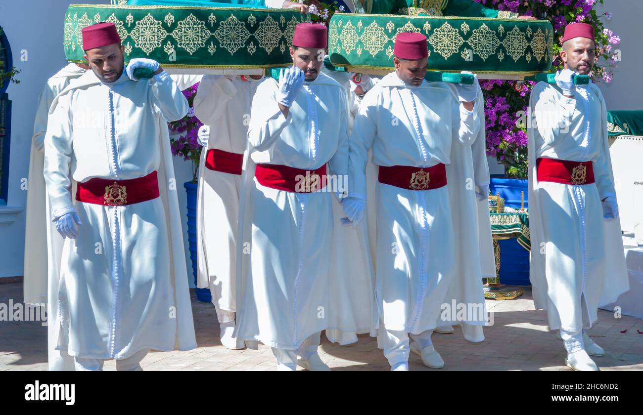 Traditions men in historical dress hi-res stock photography and images ...