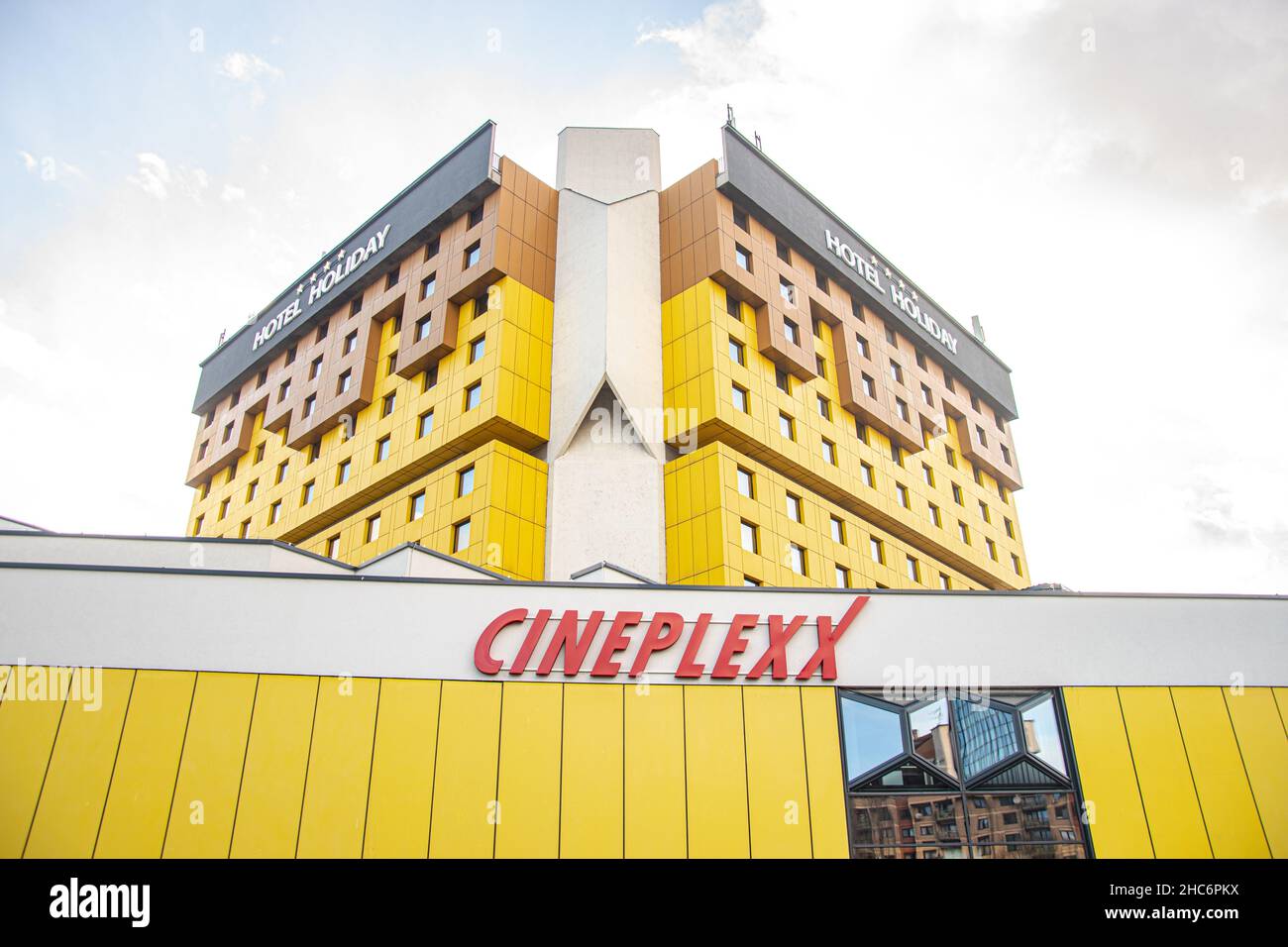 Neon Cinema Box Hi Res Stock Photography And Images Alamy