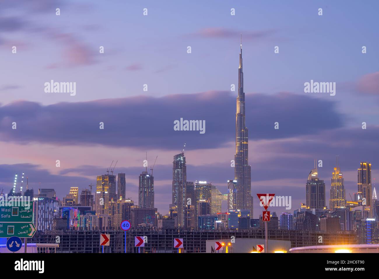 Dubai skyline in sunset hi-res stock photography and images - Alamy