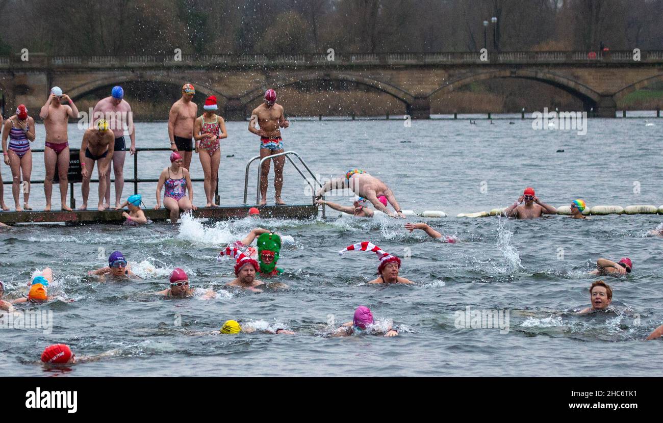 Serpentine swimming pool hi-res stock photography and images - Alamy