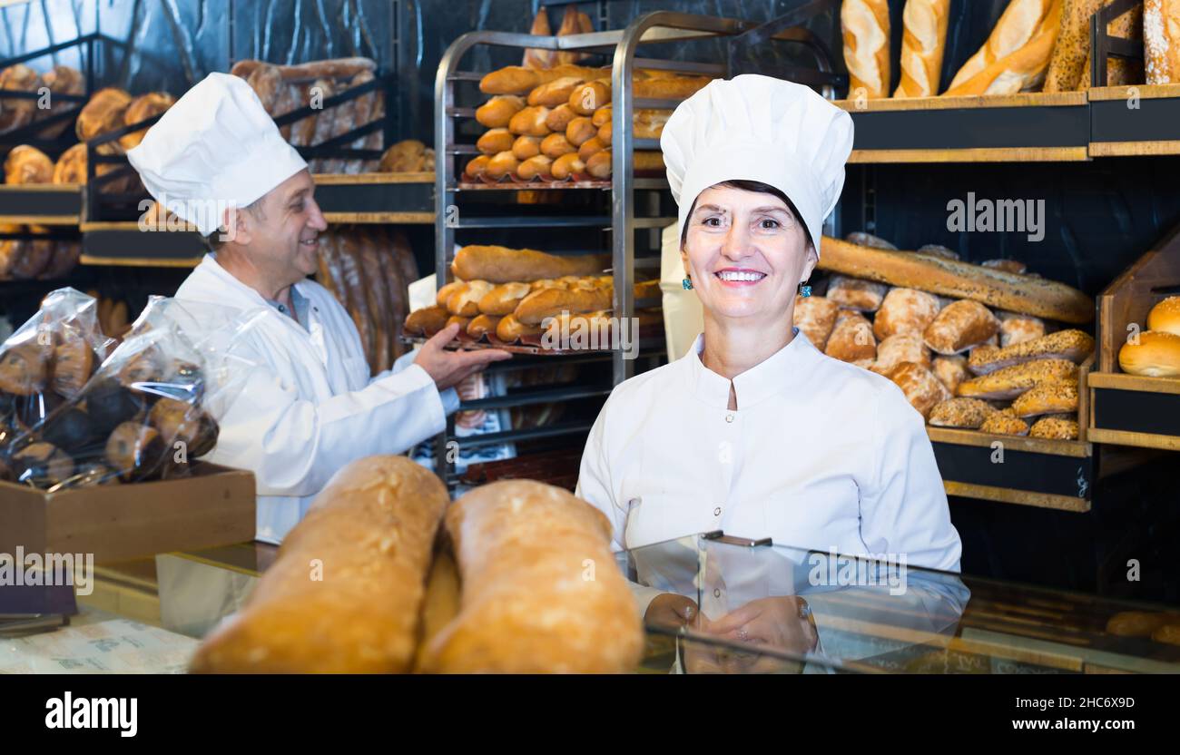 Supermarket staff room hi-res stock photography and images - Alamy