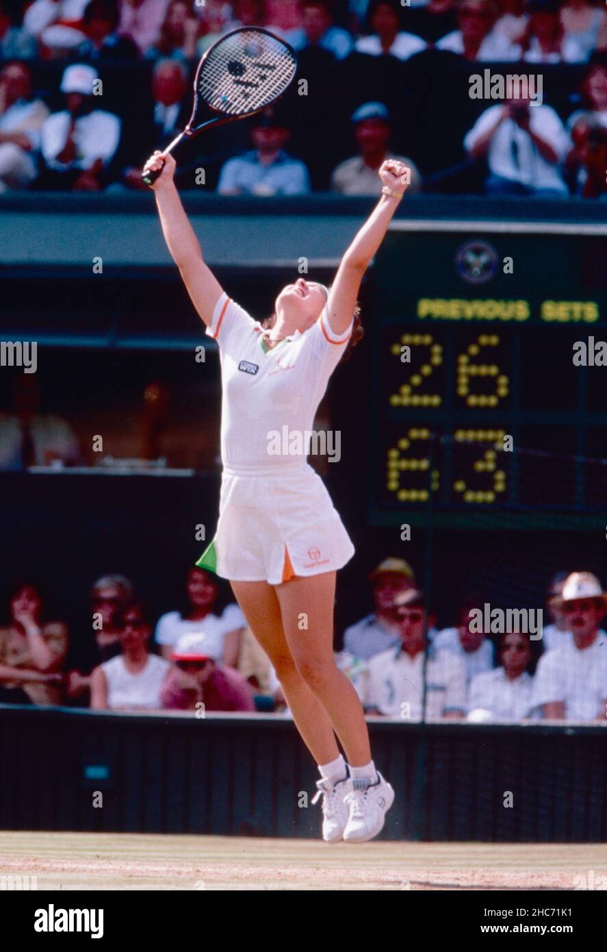 Swiss tennis player Martina Hingis, Wimbledon, UK 1997 Stock Photo - Alamy