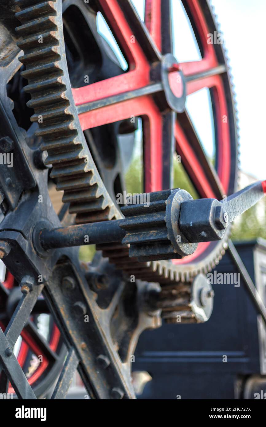 Rusty metal wheel hi-res stock photography and images - Alamy
