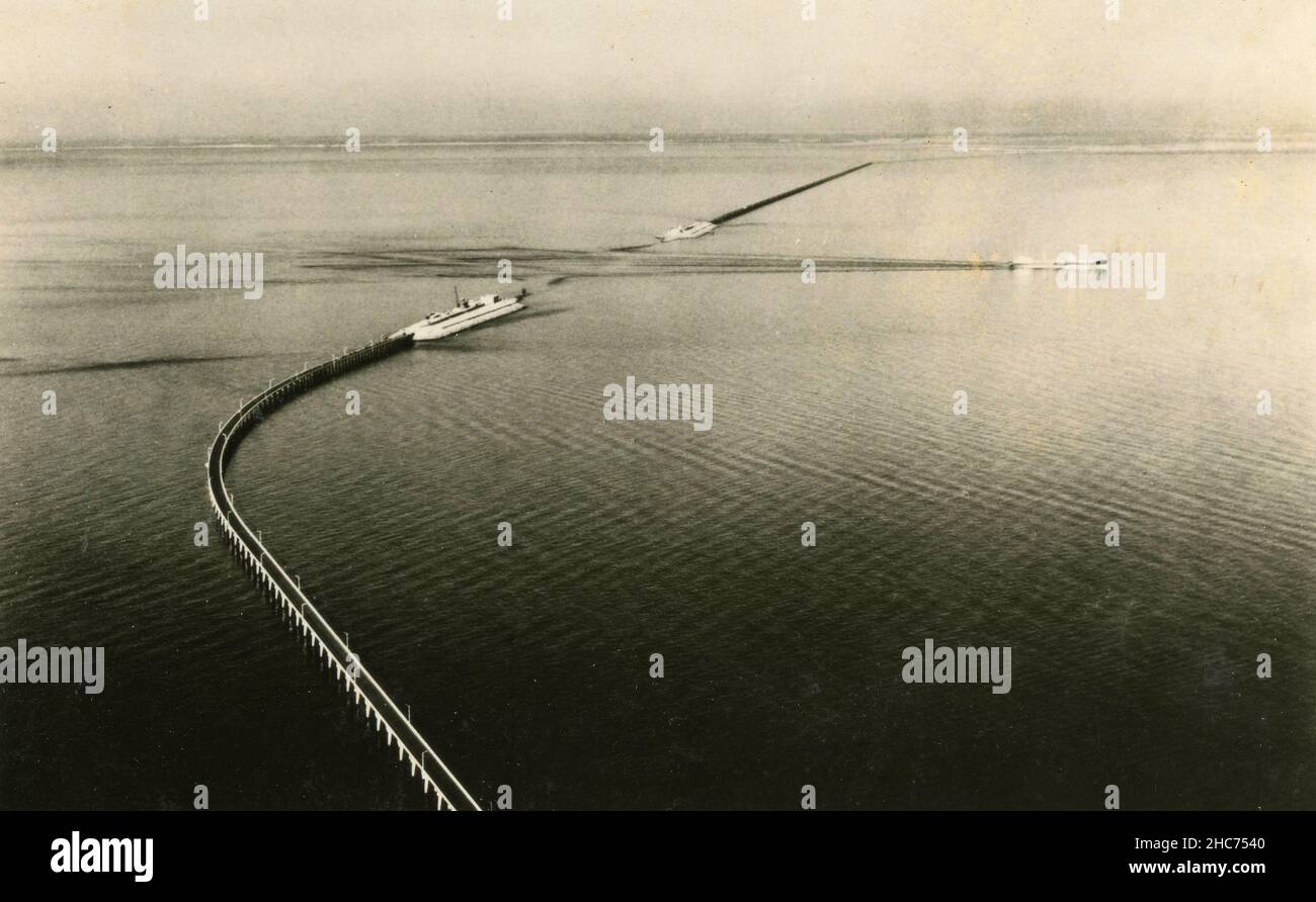 Opening of bridge hi-res stock photography and images - Alamy