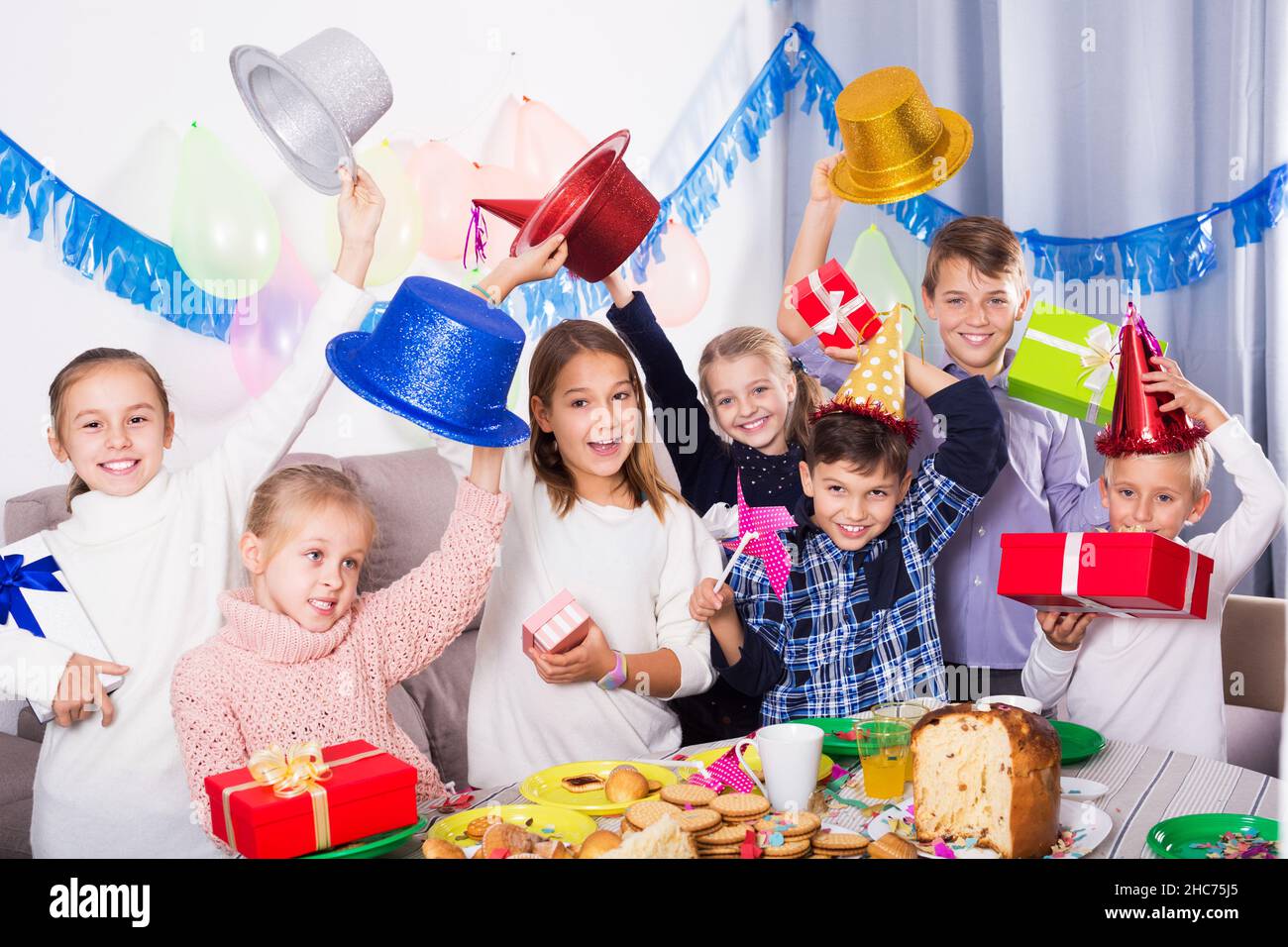 Exchanging food children hi-res stock photography and images - Alamy