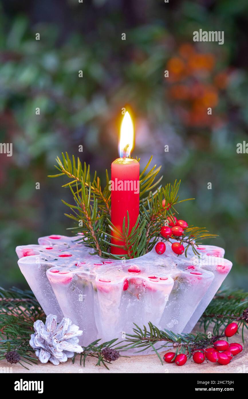 Ice lantern garden hi-res stock photography and images - Alamy