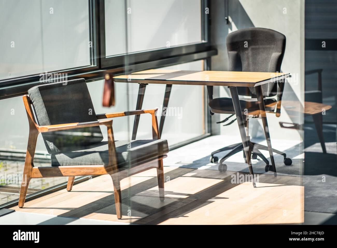 Office chairs under table hi-res stock photography and images - Alamy