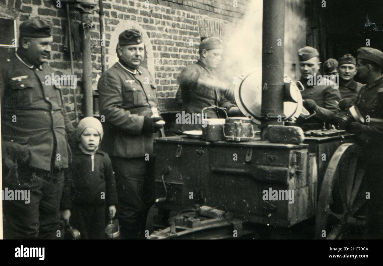 WWII WW2 german soldiers in Dusseldorf Germany, 1939 - soldiers eating ...