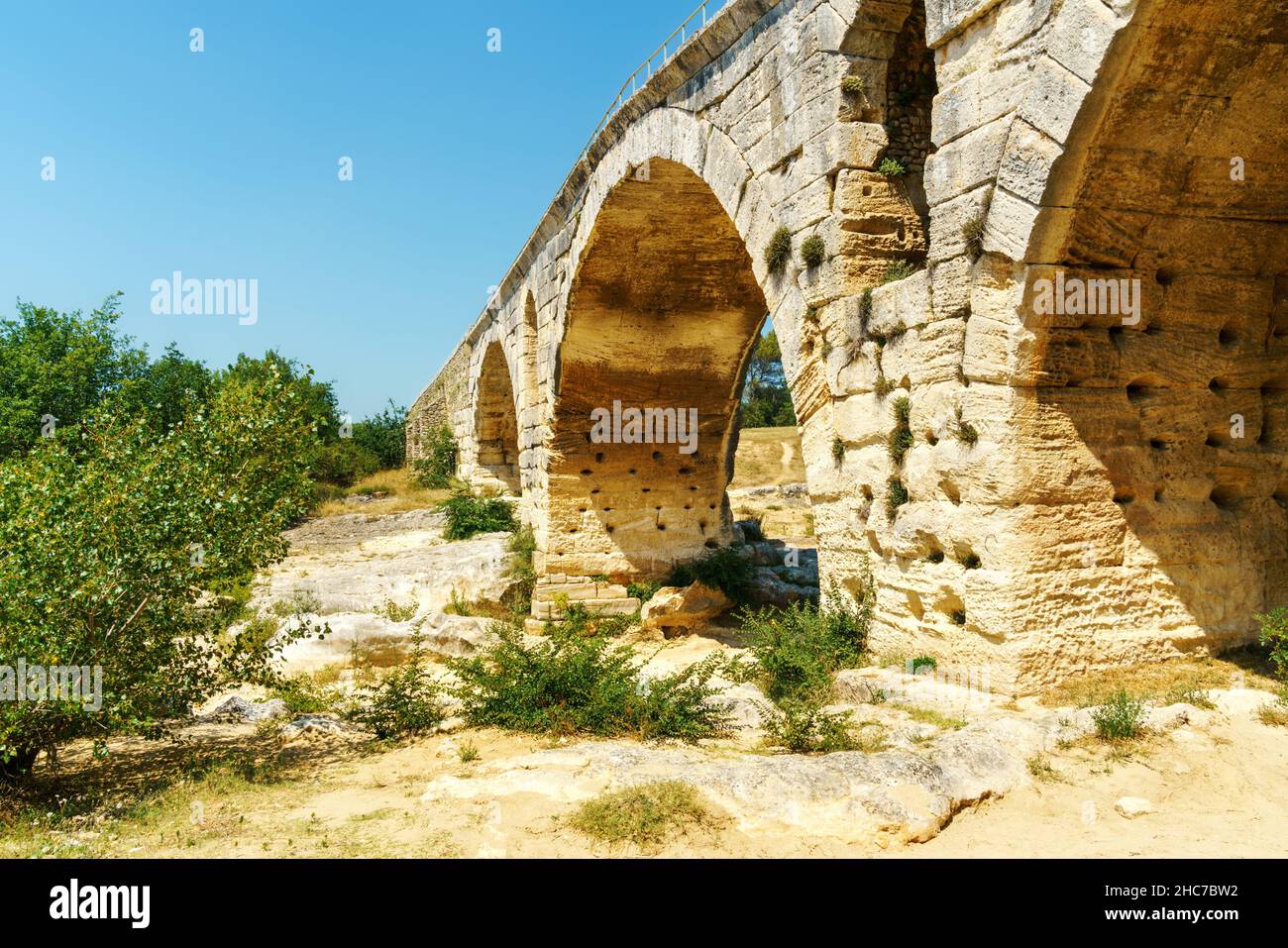 An image of the bridge Pont Julien France Stock Photo - Alamy