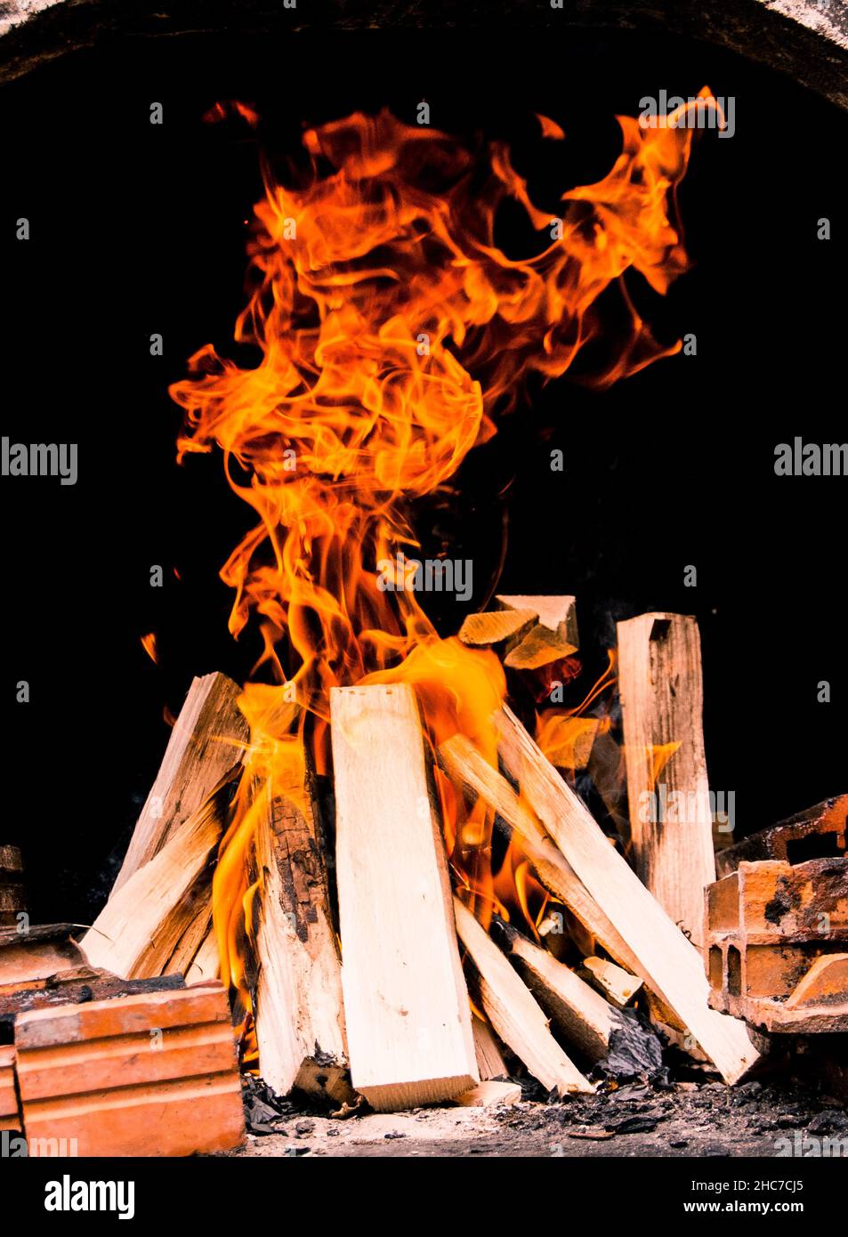 Closeup bonfire campfire burning hi-res stock photography and images ...