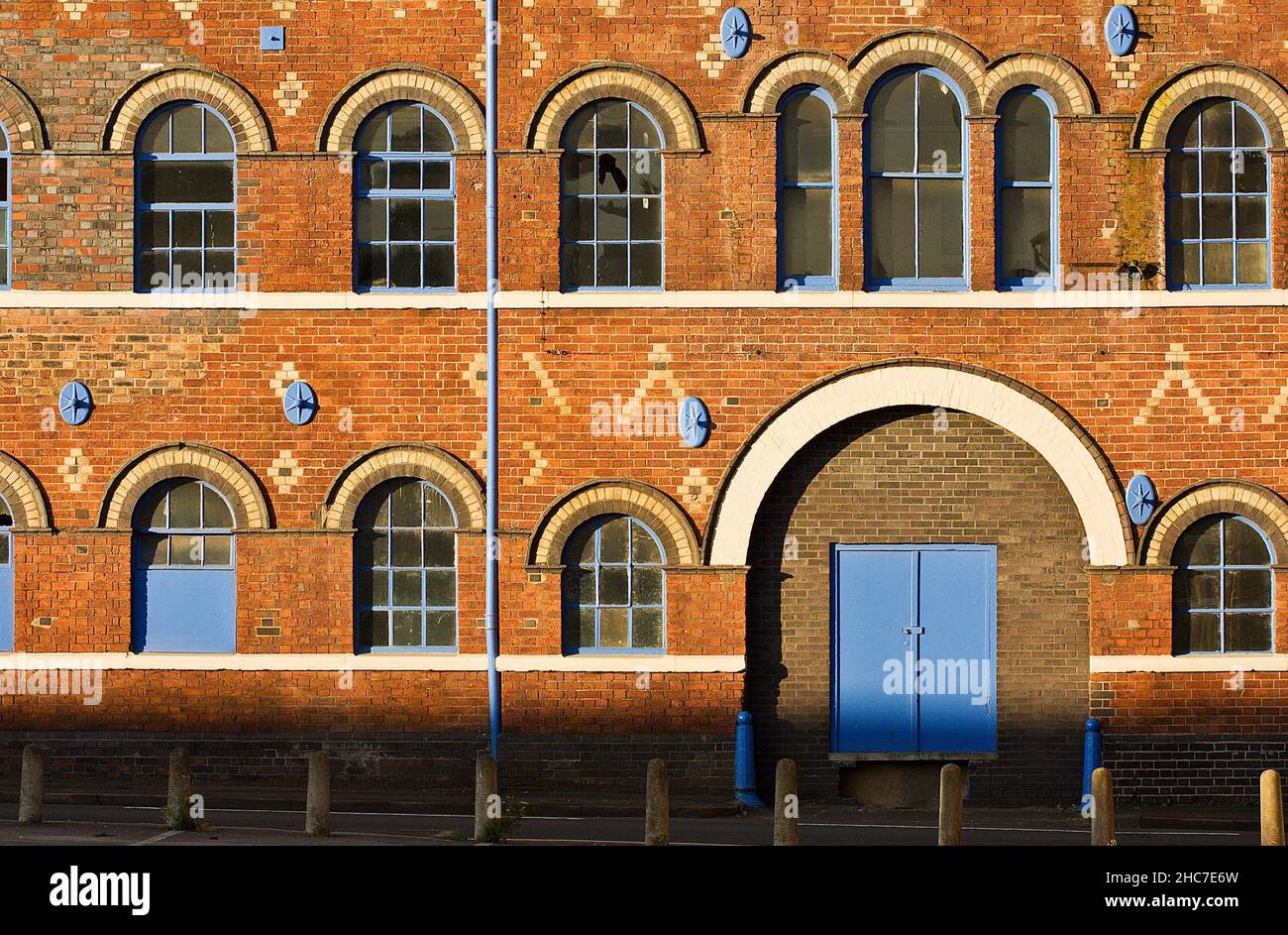 Old factory windows texture hi-res stock photography and images - Alamy