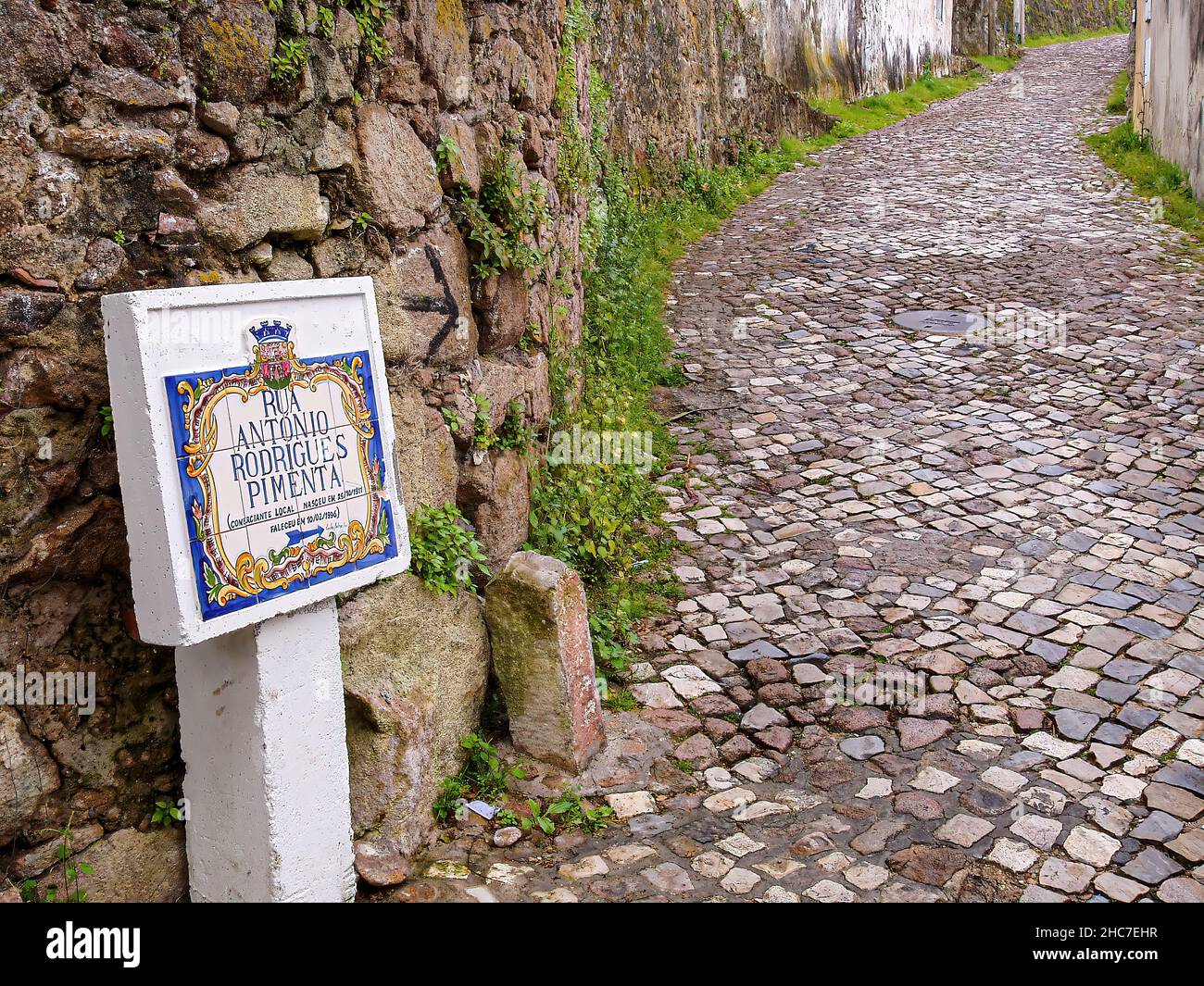 Narrow path sign hi-res stock photography and images - Alamy