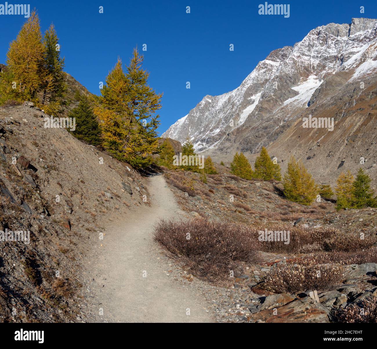 Swiss alpine landscape in autumn. Hiking trail towards langgletscher ...