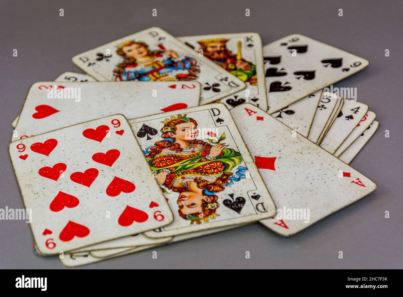 Vintage playing cards hi-res stock photography and images - Alamy