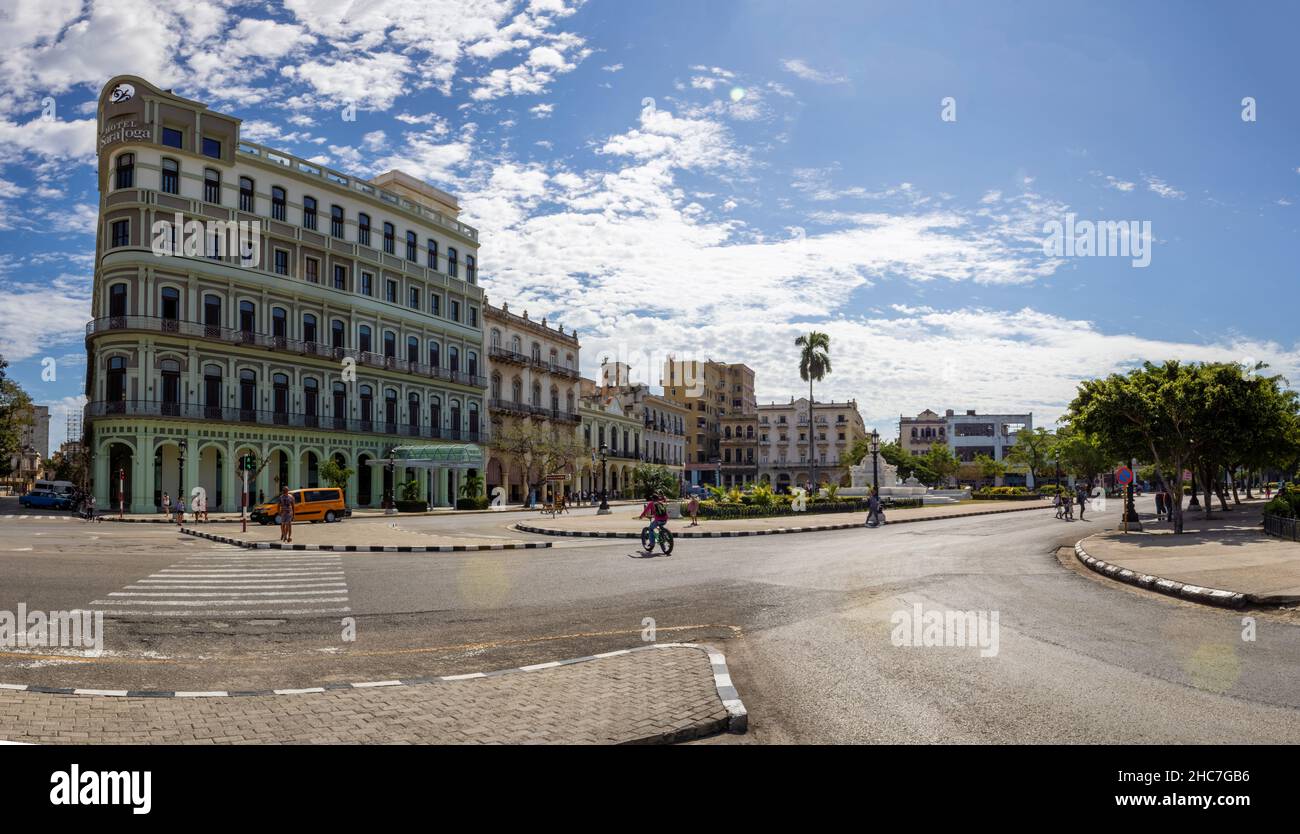 Stunning view of Fraternity Park in Havana, Cuba Stock Photo - Alamy