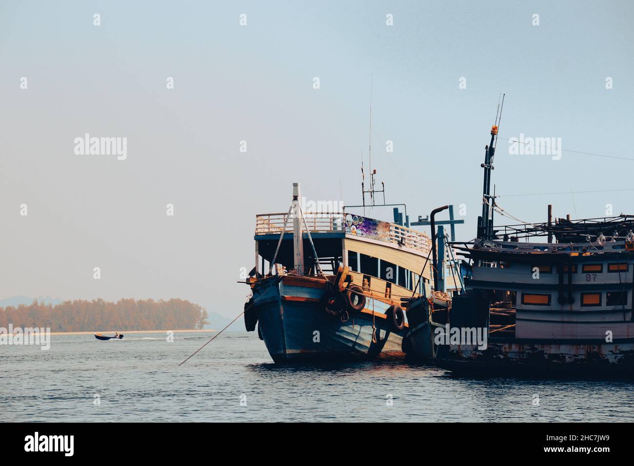 Khmer fishing boats hi-res stock photography and images - Alamy