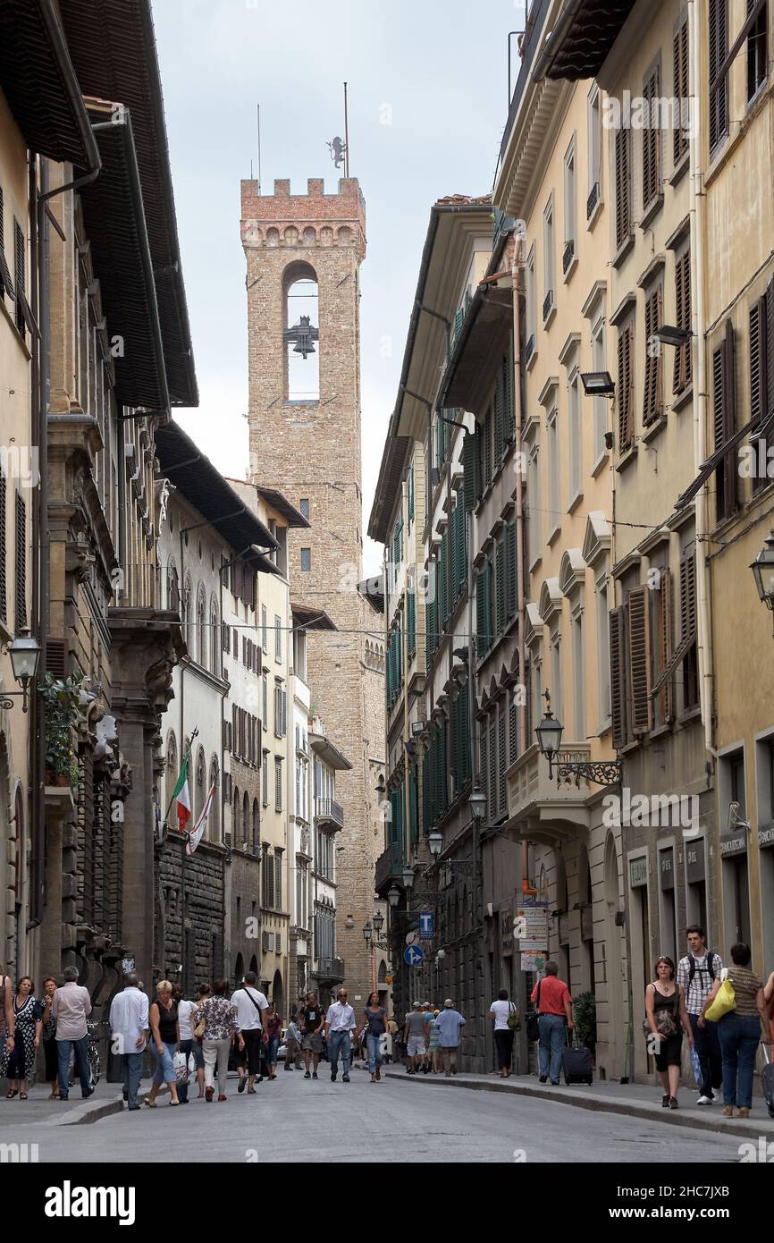 Florence street view hi-res stock photography and images - Alamy