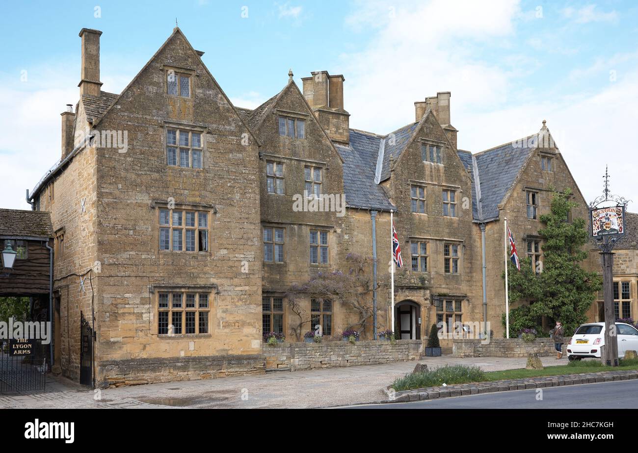 Lygon inn hi-res stock photography and images - Alamy