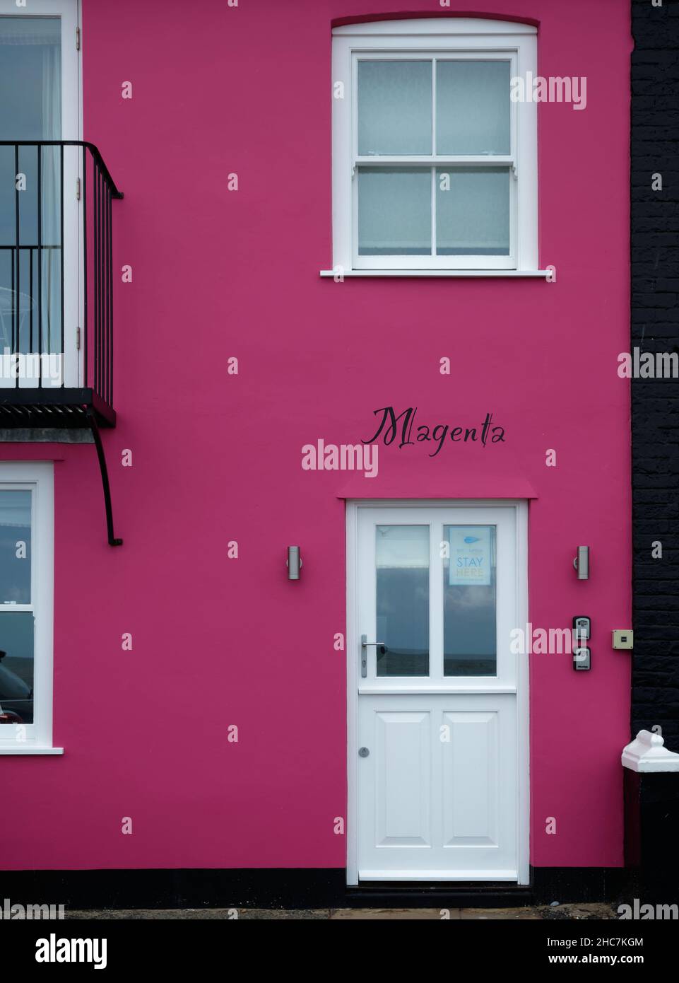 Magenta house hi-res stock photography and images - Alamy