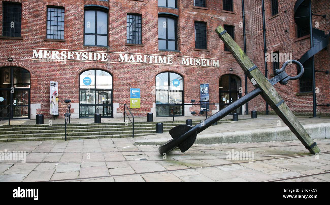 Liverpool maritime museum titanic hi-res stock photography and images ...