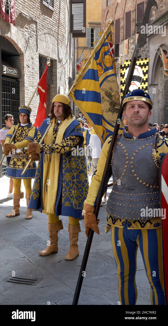 Palio pre race parade participants Stock Photo - Alamy