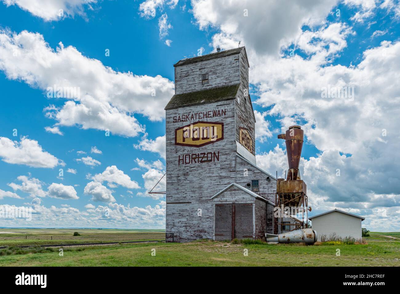 Canadian prairies grain elevator hi-res stock photography and images ...