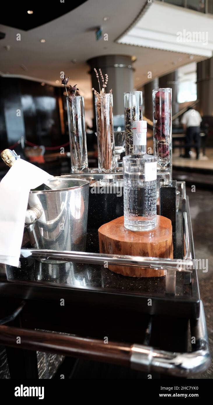 Intercontinental hotel lobby hi-res stock photography and images - Alamy