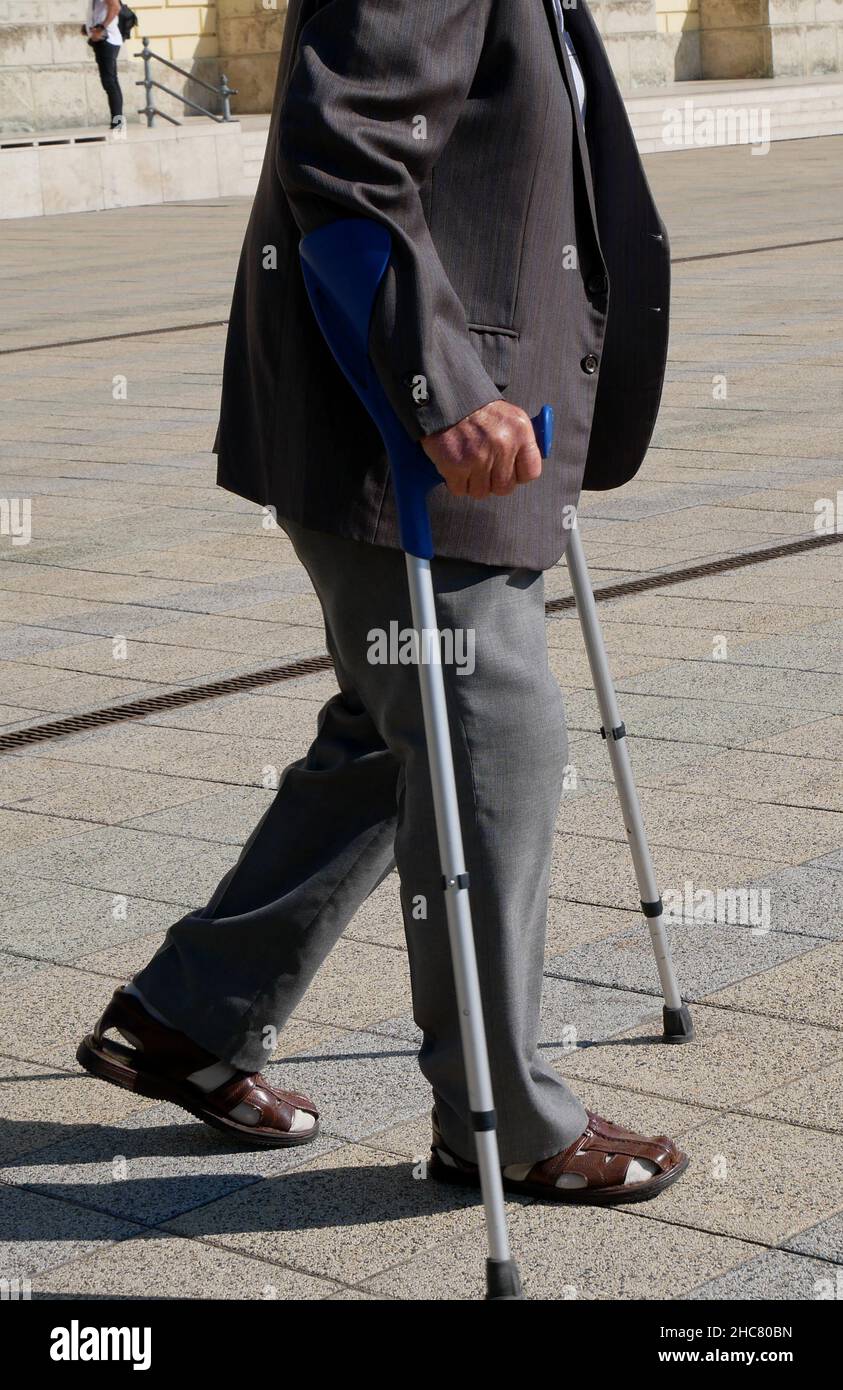 Old man with walker hi-res stock photography and images - Alamy