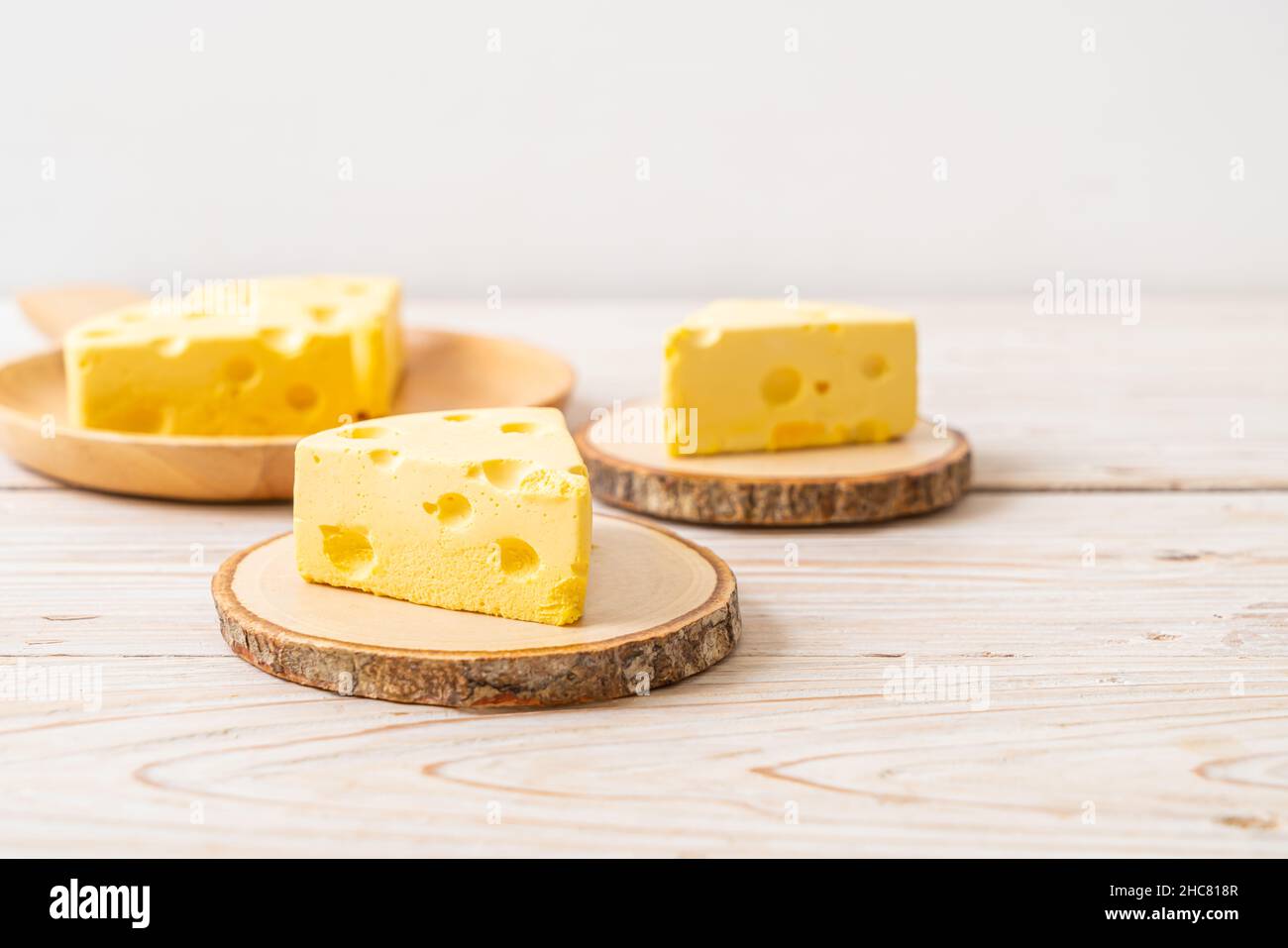 Tom and jerry cheese hi-res stock photography and images - Alamy