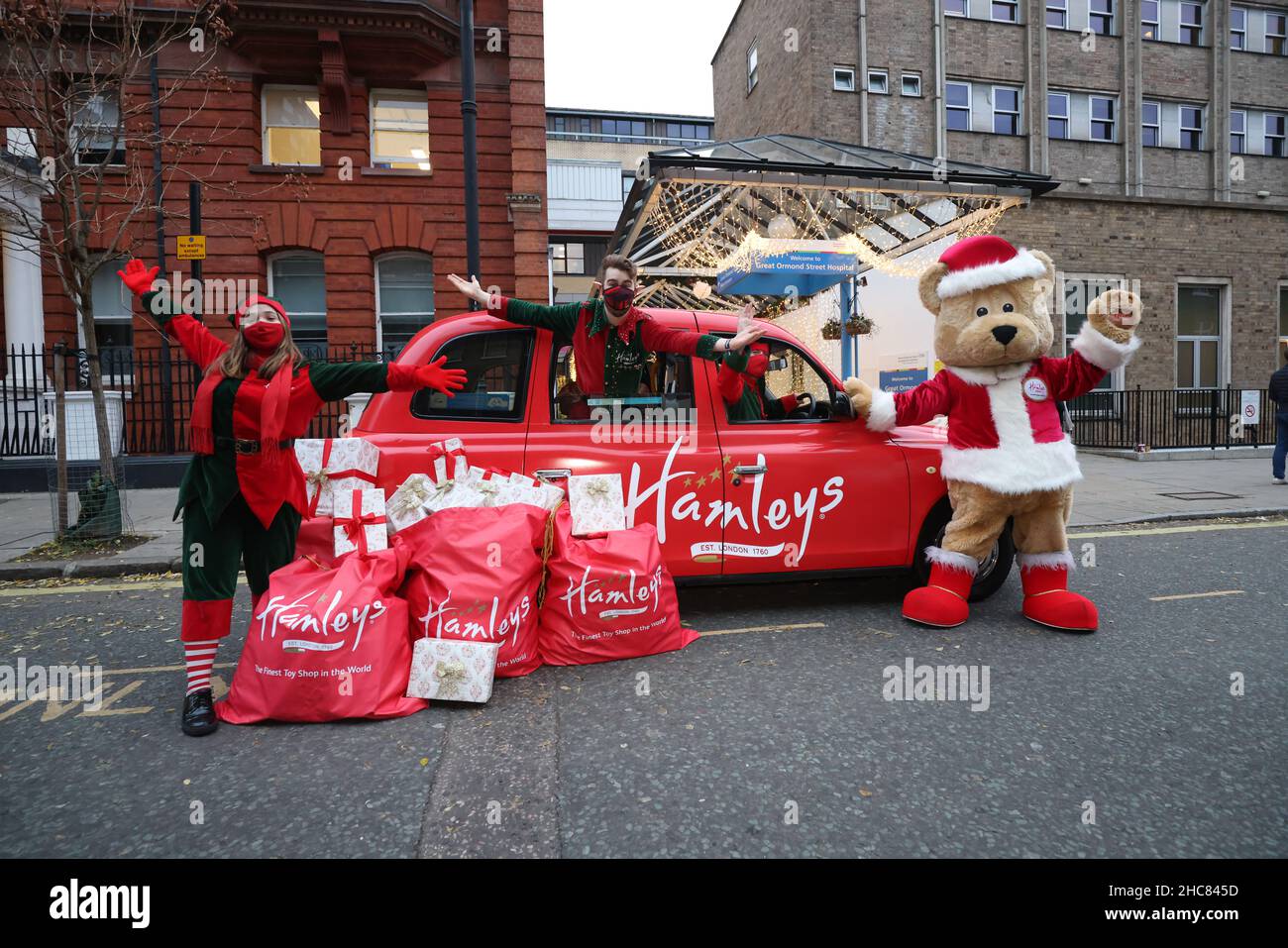 Hamleys elves hi-res stock photography and images - Alamy