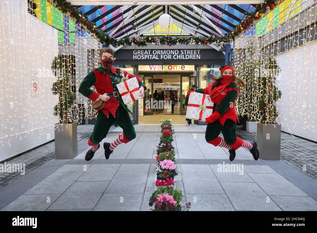 Hamleys elves hi-res stock photography and images - Alamy