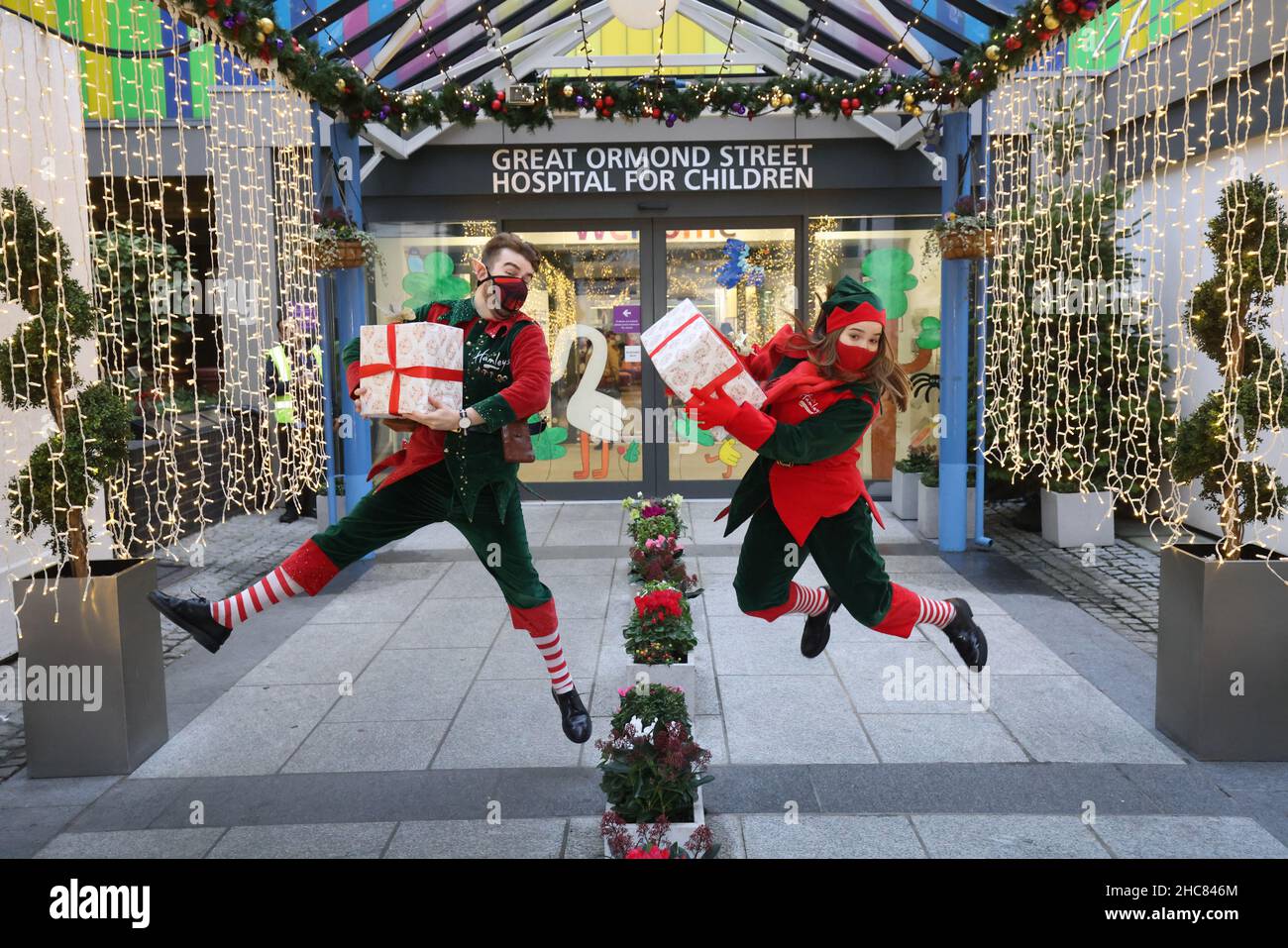 Hamleys elves hi-res stock photography and images - Alamy