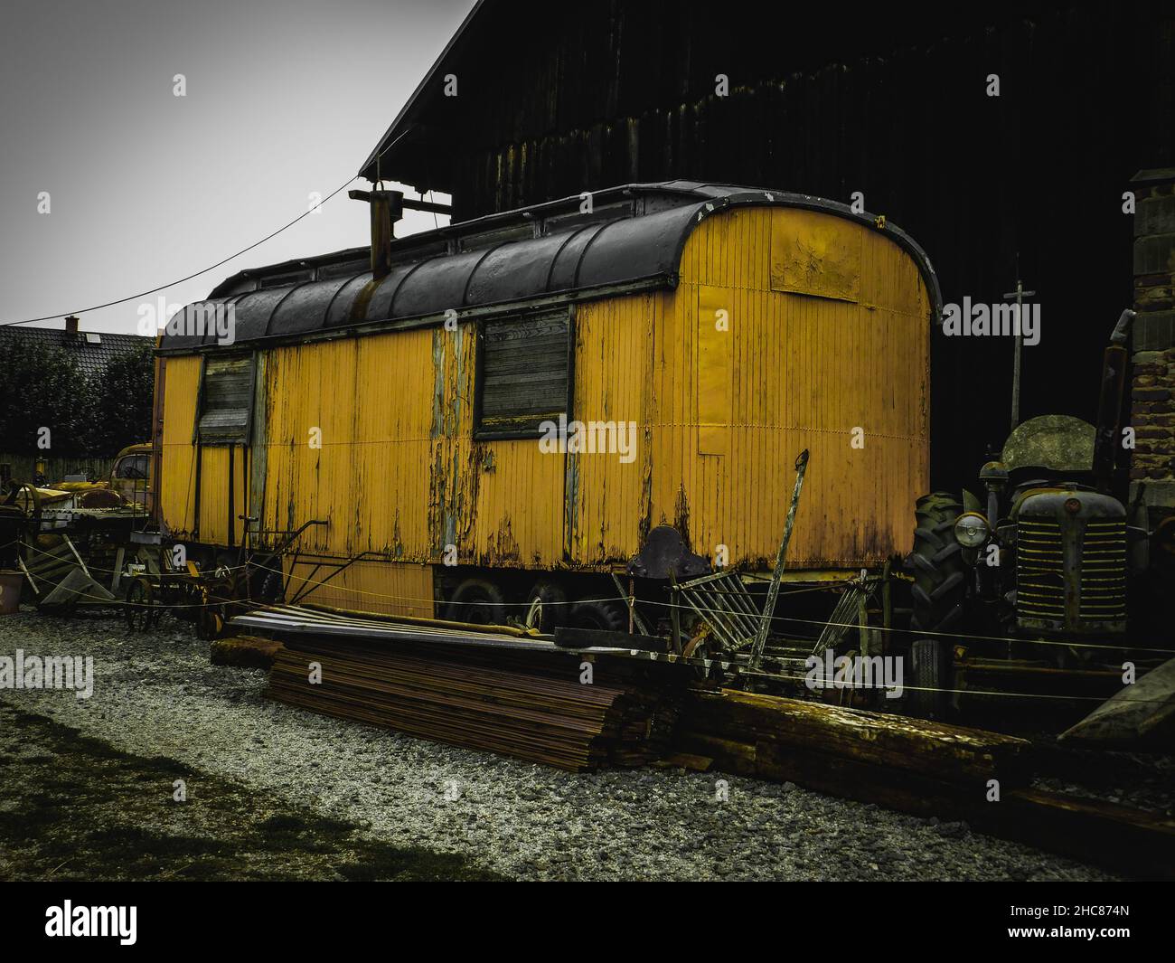 Domestic house exterior hi-res stock photography and images - Alamy