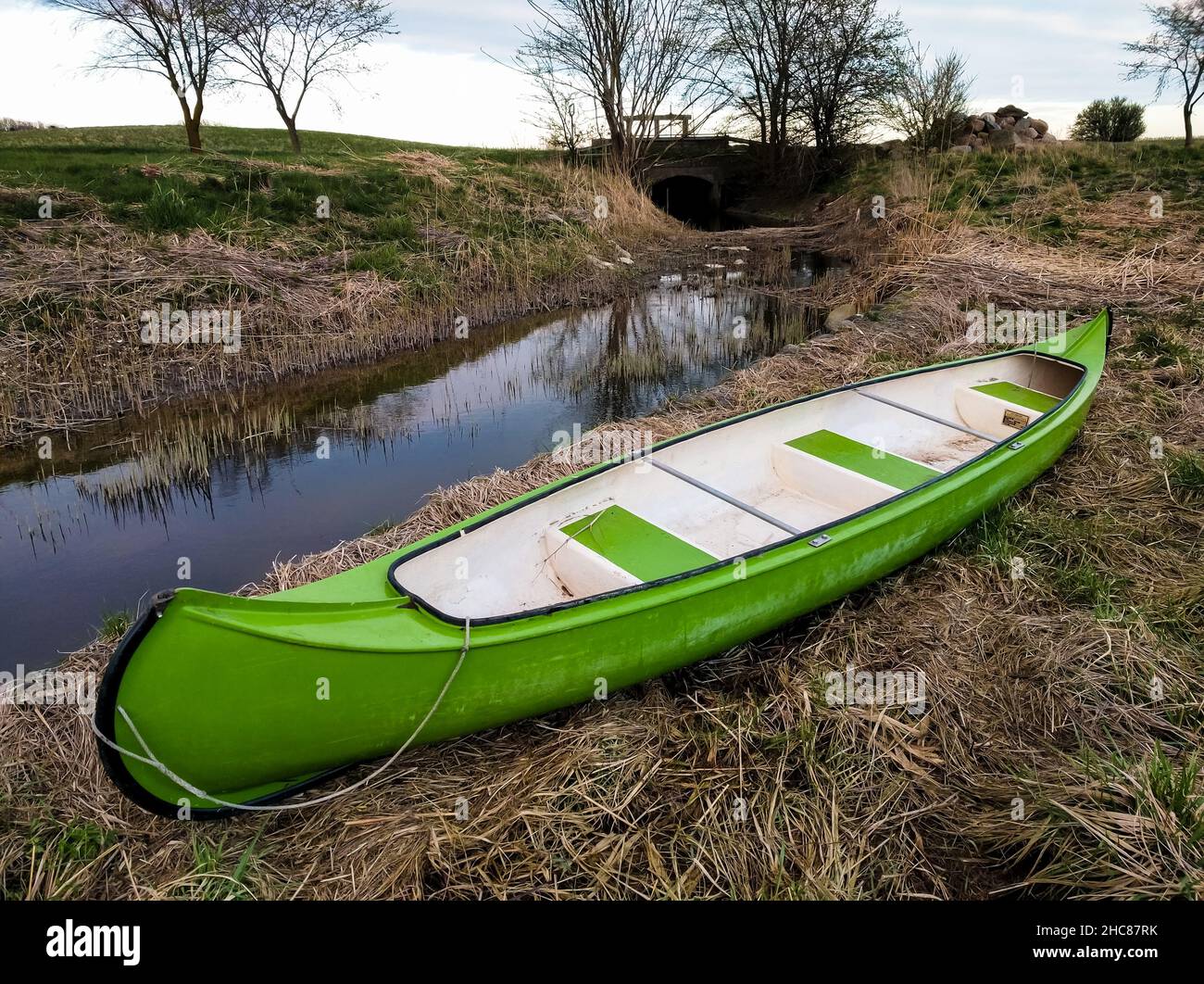 Big canoe hi-res stock photography and images - Alamy