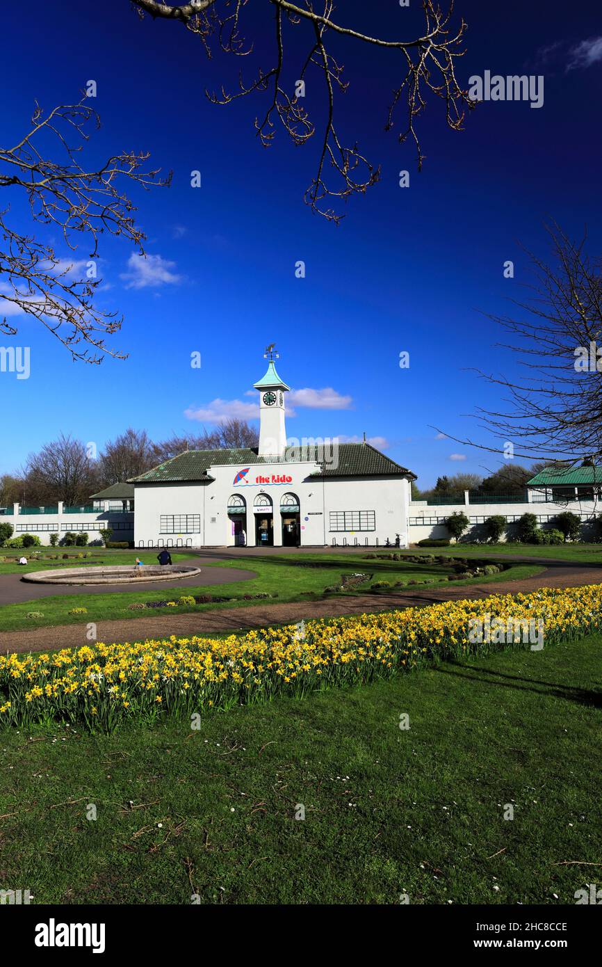 Peterborough lido swimming pool hi-res stock photography and images - Alamy