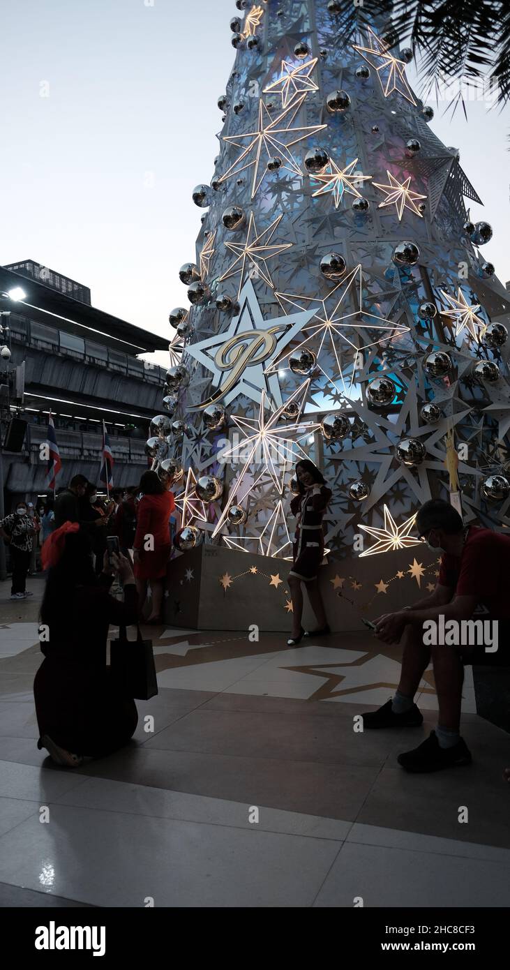 Christmas Decorations Siam Paragon สยามพารากอน Plaza Bangkok Thailand ...
