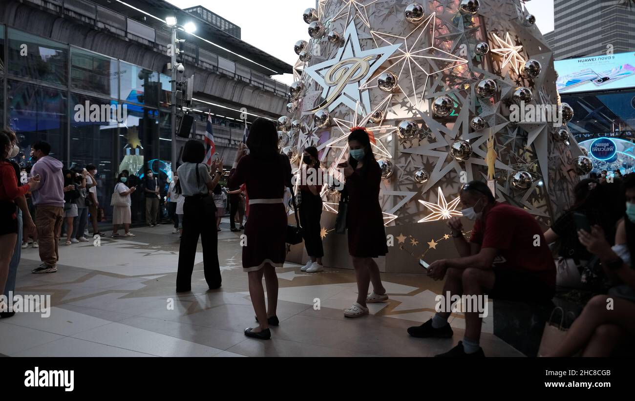 Christmas Decorations Siam Paragon สยามพารากอน Plaza Bangkok Thailand ...