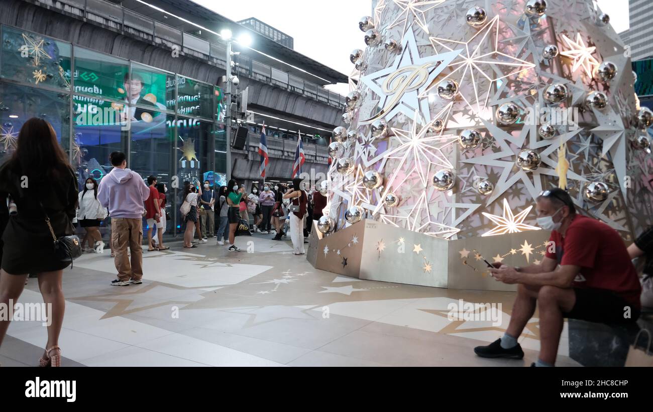 Christmas Decorations Siam Paragon สยามพารากอน Plaza Bangkok Thailand ...