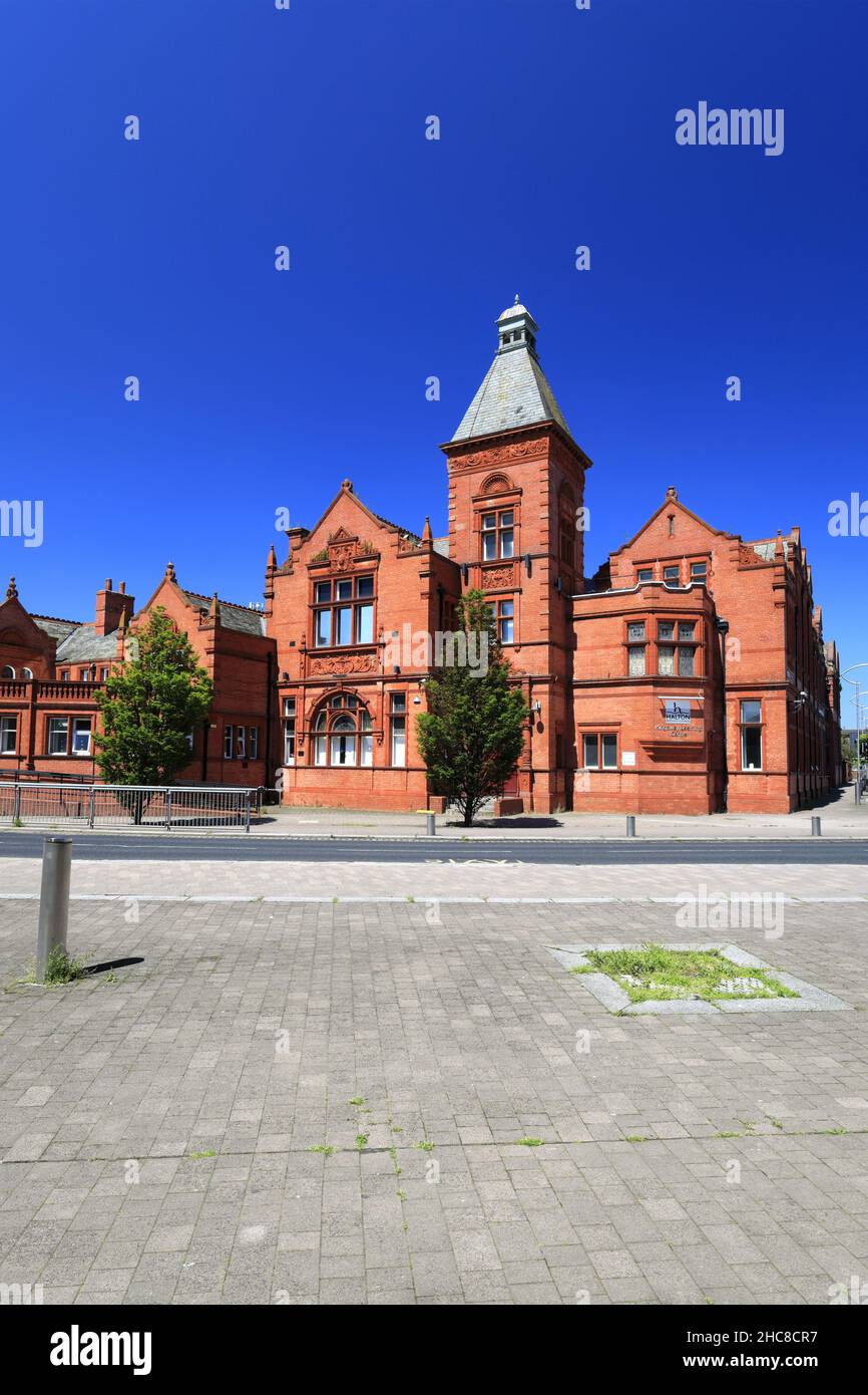 The Kingsway Learning Centre, Widnes town, Cheshire, England, UK Stock ...
