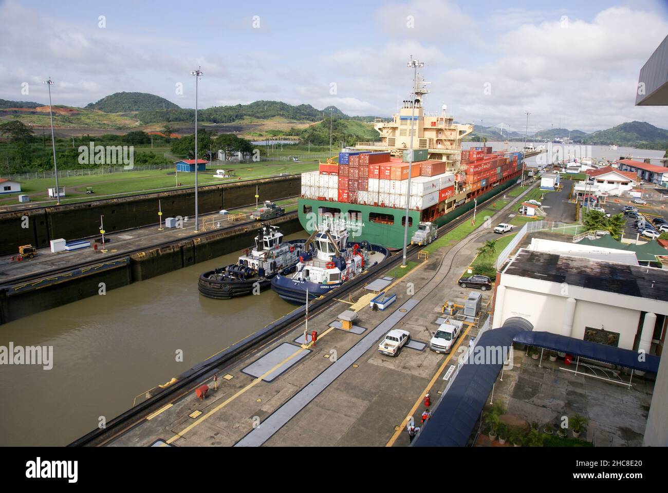 Container ship in a lock on the Panama Canal Stock Photo - Alamy