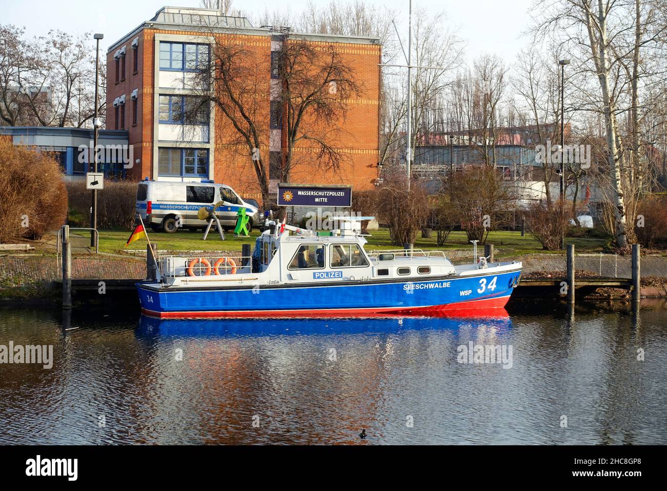 German police speed boat hi-res stock photography and images - Alamy