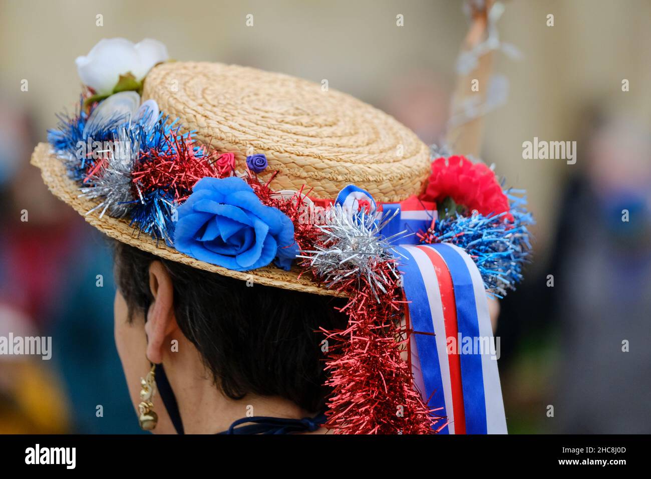 Gloucester, UK. 26th Dec, 2021. Morris Men and Mummers perform in front ...