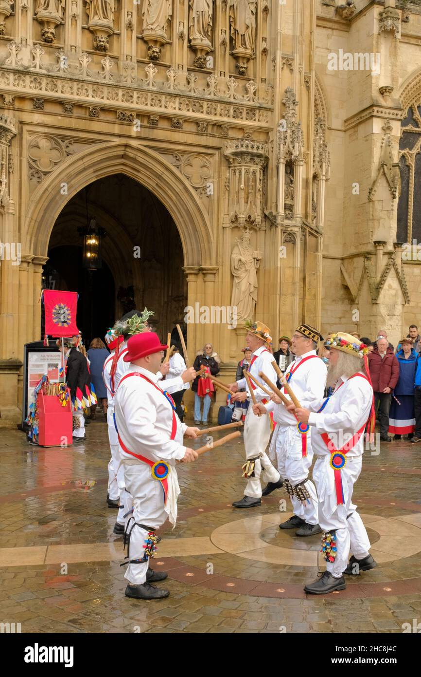 Gloucester, UK. 26th Dec, 2021. Morris Men and Mummers perform in front ...